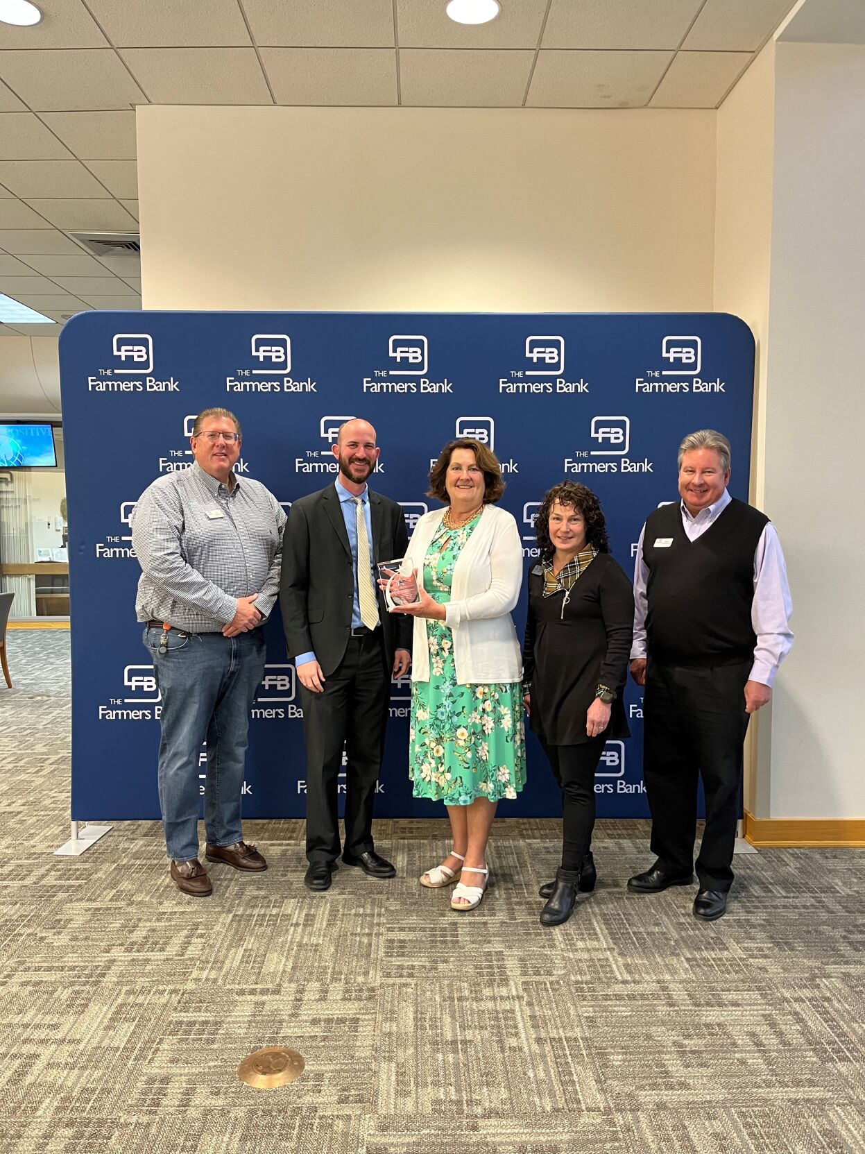 The Farmers Bank earns IBA honor | Local News | reporter.net