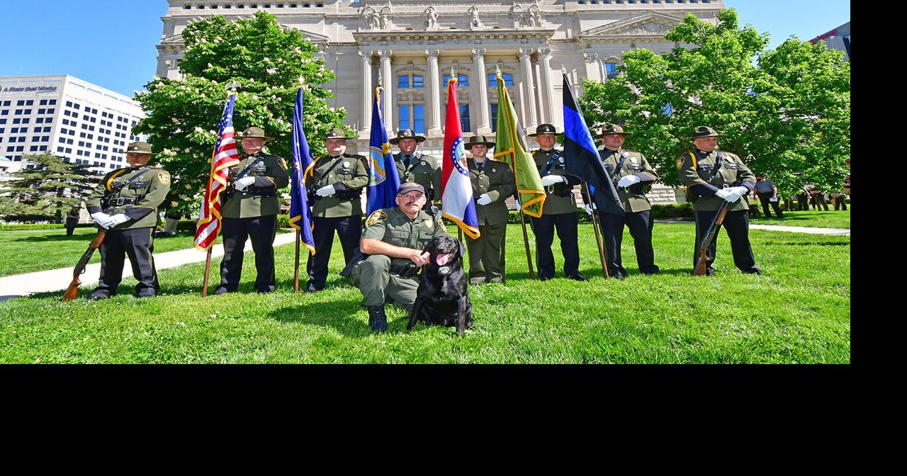 Indiana K-9 program graduates nine teams | | reporter.net