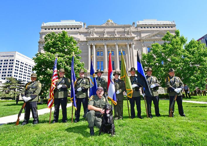 Indiana K-9 program graduates nine teams | | reporter.net