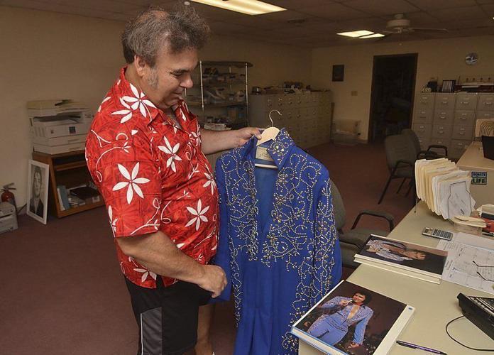 Elvis impersonator recalls career highlights | News | reporter.net