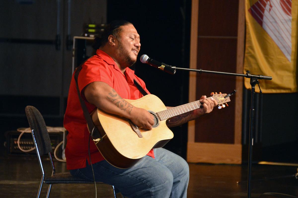 LT Smooth shares encouraging messages with Madison students | Local ...