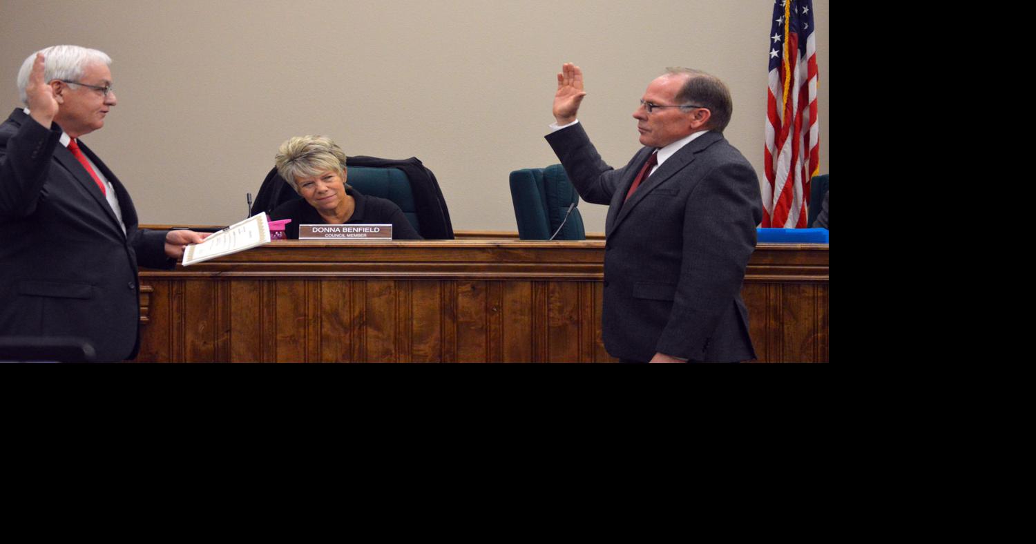 Mayor Merrill sworn in at City Council meeting | Local News ...