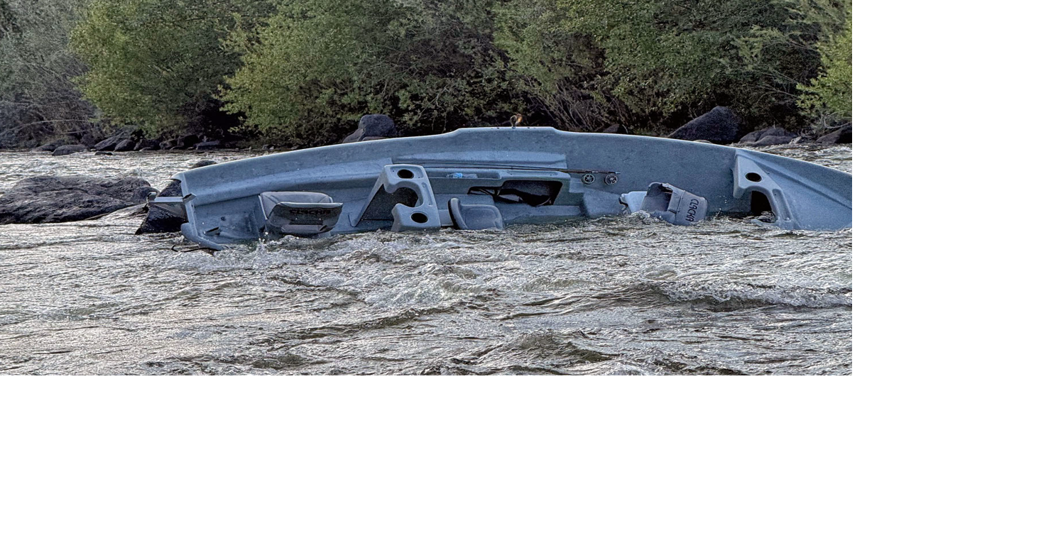 FCSAR retrieves three stranded fisherman from Fall River after boat ...