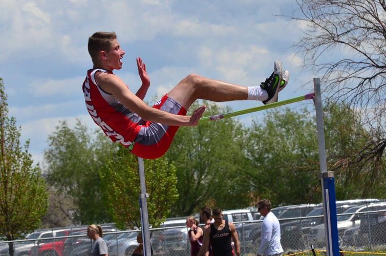 Madison takes second at district | | rexburgstandardjournal.com