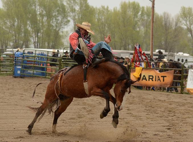 Rodeo athletes endure wet weather at Tetonia; HS rodeo results posted ...