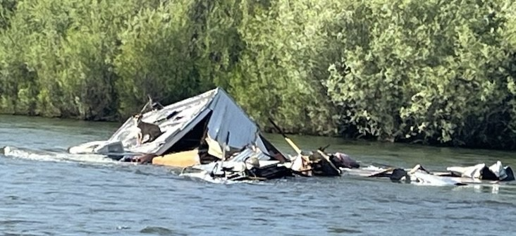 Vehicle in river near Heise | Local News | rexburgstandardjournal.com