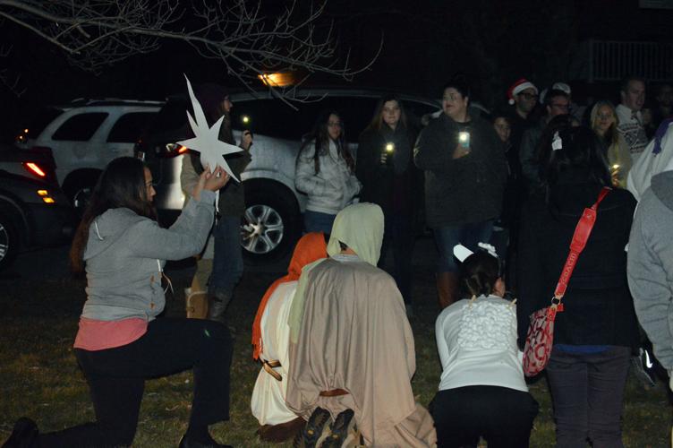Flash mob of carolers spreads Christmas cheer | Local News ...