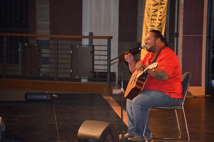 LT Smooth shares encouraging messages with Madison students | Local ...