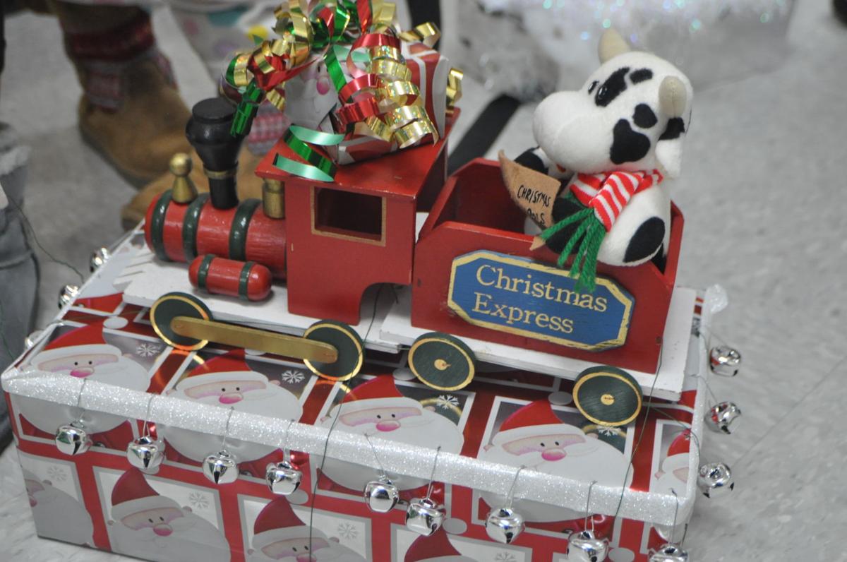 Daniel Boone Shoebox Parade: Second graders keep tradition going | News ...