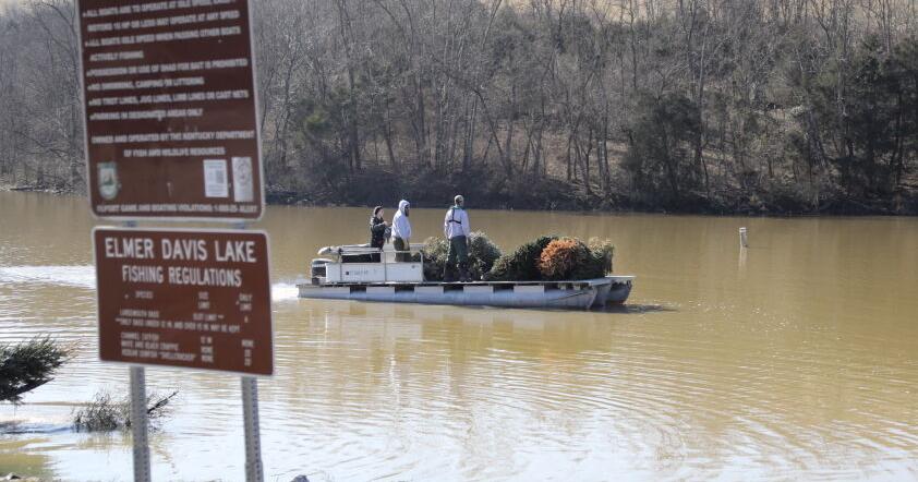 Lake Reba to recycle natural Christmas Trees | News | richmondregister.com
