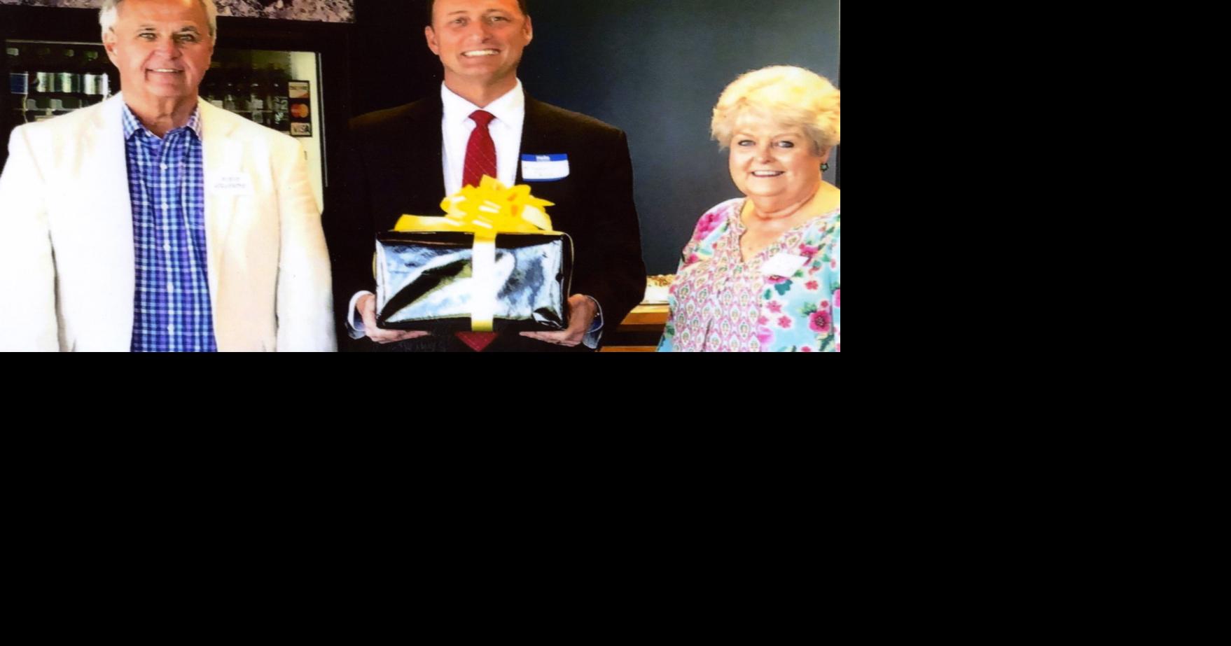Thomas speaks to the retired teachers group | Community ...