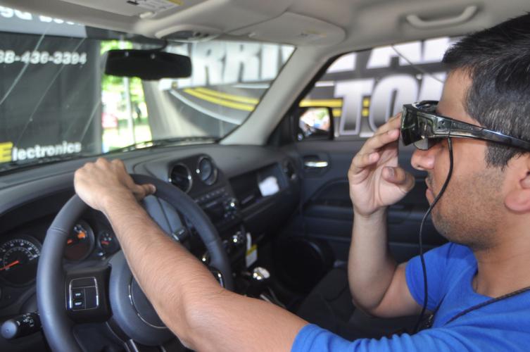 Simulator shows students perils of distracted, drunk driving | News ...