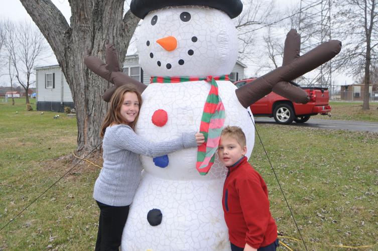 Lighting up the night: Richmond man goes all out for holiday décor ...