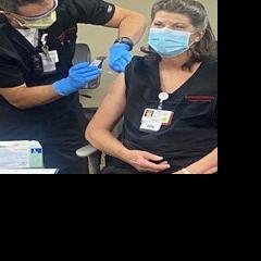 Española Hospital Personnel Get First Vaccines | | riograndesun.com