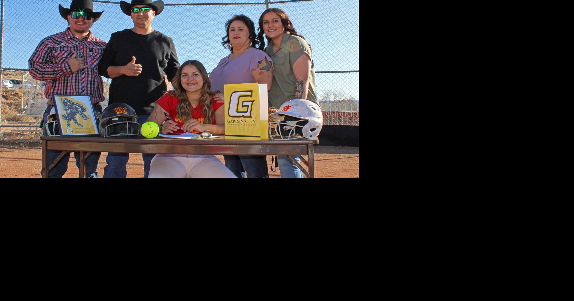 Roundup: Osegueda Signs for Softball | Sports | riograndesun.com