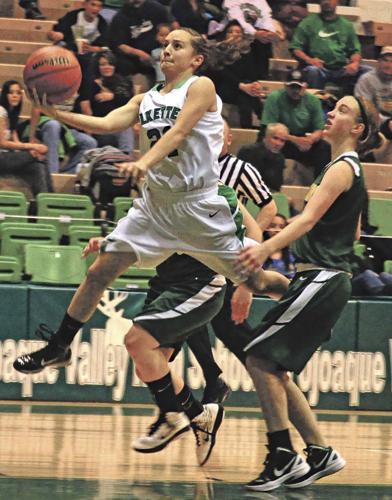 Elkettes Soar Past Los Alamos | Sports | riograndesun.com