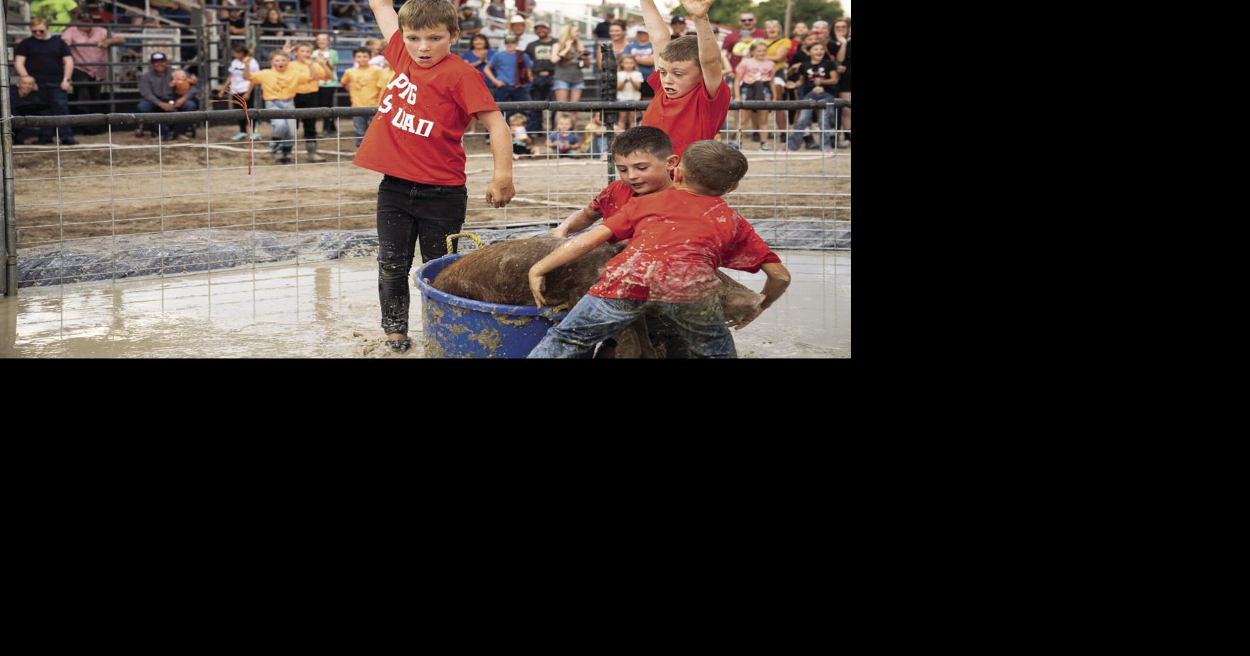 Things come to a head at annual Hog Wrestling | Sports | rivertonranger.com