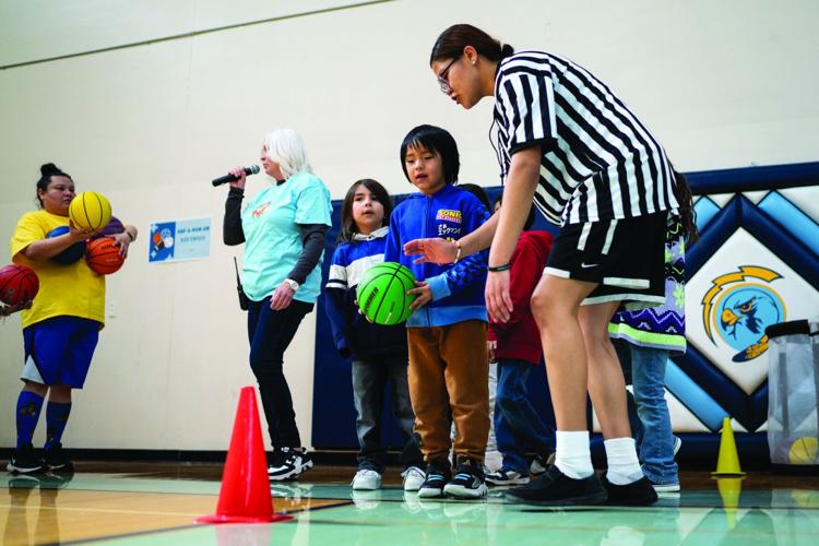Arapahoe Elementary kids celebrate Falcon Madness | Sports ...