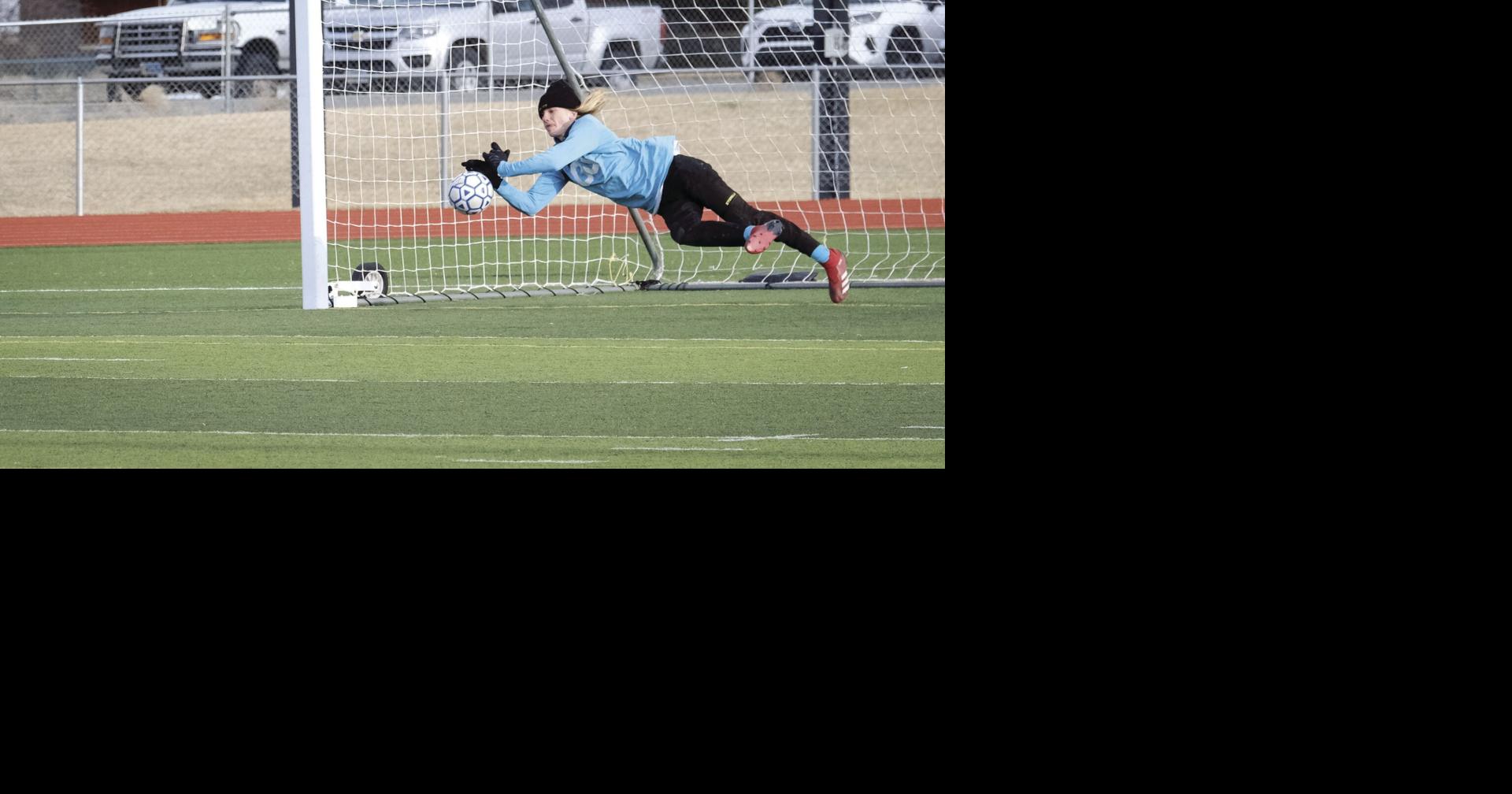 Lander soccer suffers tough losses | Sports | rivertonranger.com