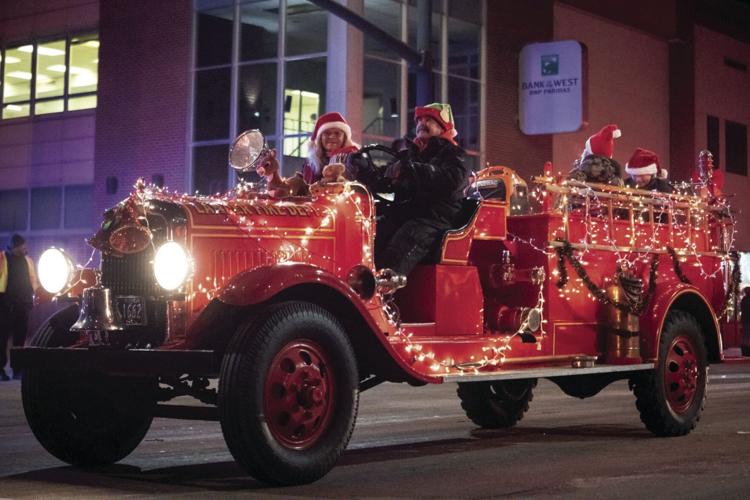 Light Up Lander 2022 (in photos) | News | rivertonranger.com