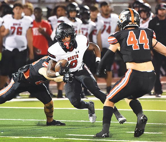 Heath Hawks end football season with loss to DeSoto | Sports ...