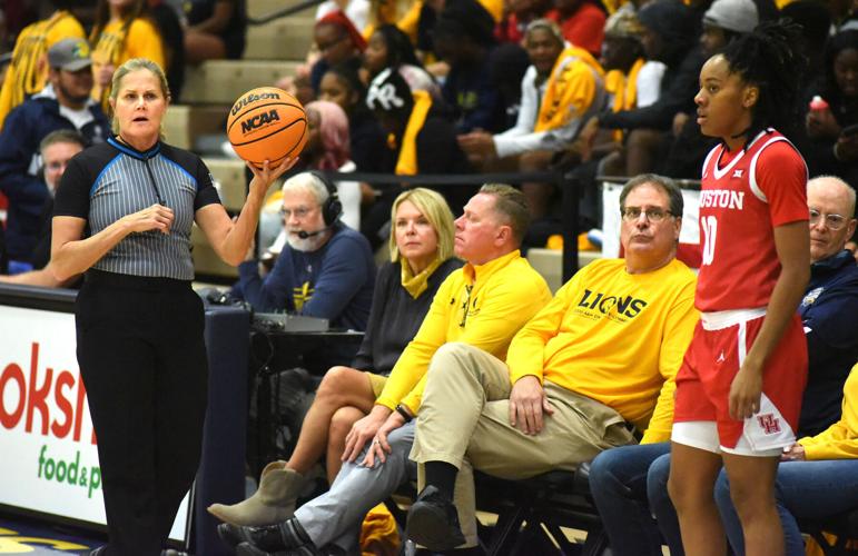 University of Houston pulls away from Texas A&M-Commerce women, 86-53 ...