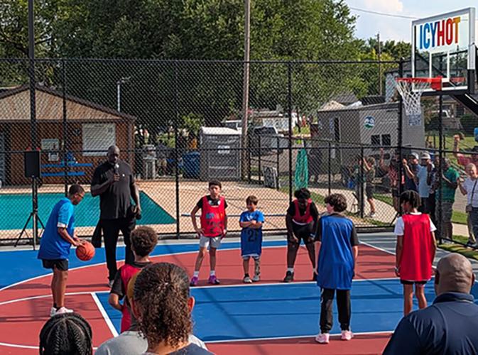 Shaq holds court as namesake Shaquille O’Neal Comebaq Court opens ...