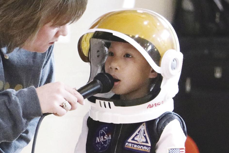 Elementary school students talk with astronaut on space station | Local ...