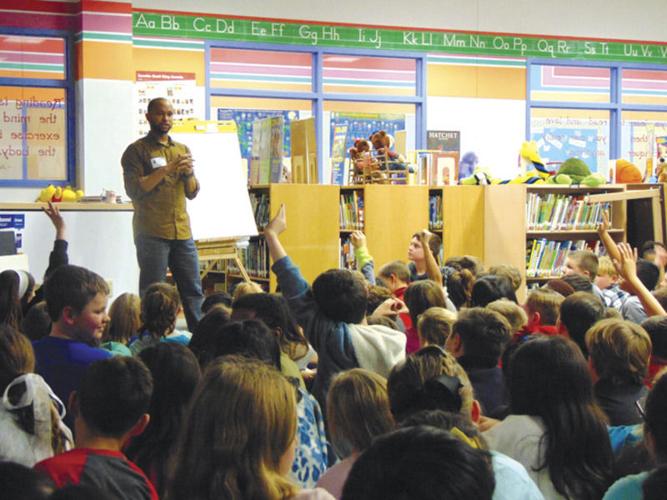 Bestselling book illustrator, Dallas native visits RISD elementary ...