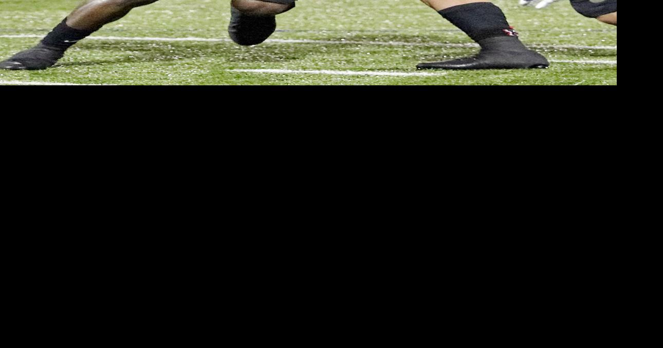 Hawks stun Jackets with 28-27 buzzer beater victory | Sports ...