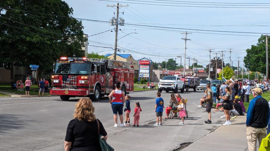 Hundreds turn out for Utica's Memorial Day Parade as rains hold off ...