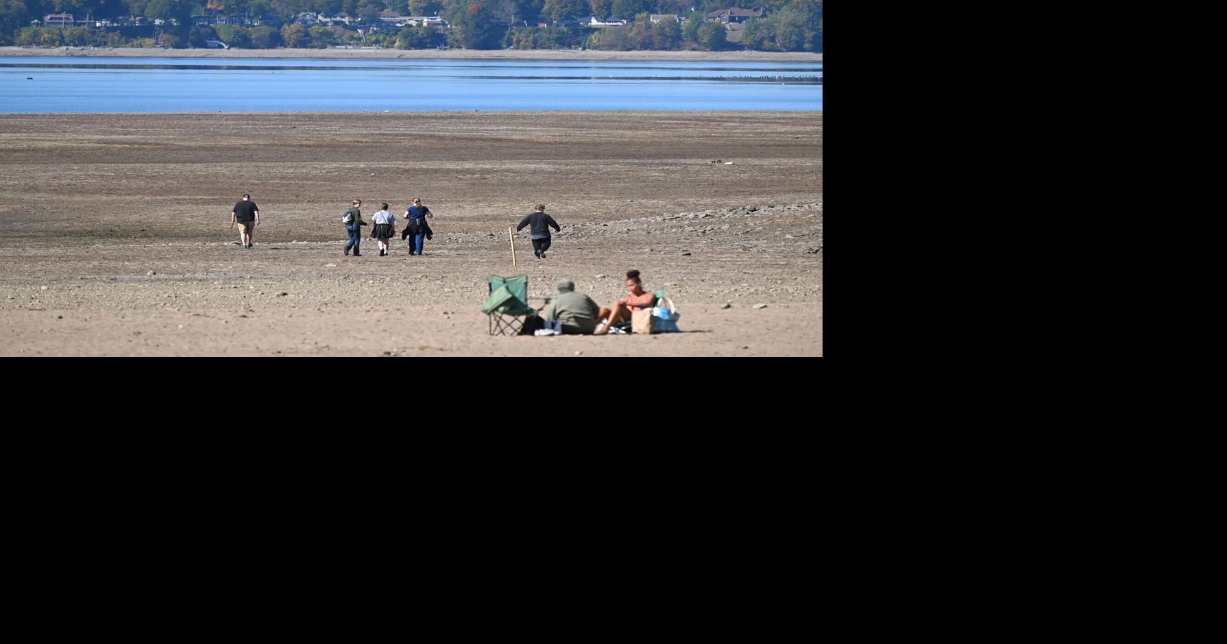 Walking on dried-up Delta Lake | | romesentinel.com