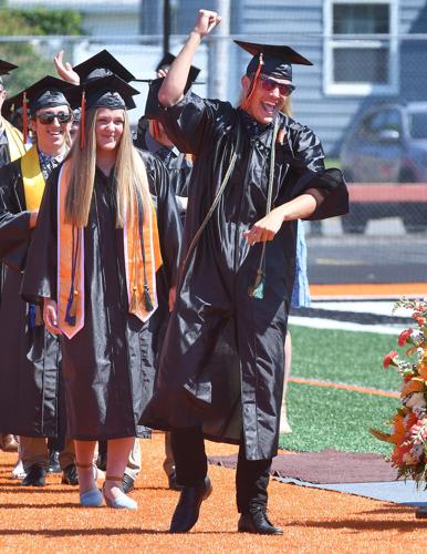 Seniors get diplomas in sunny ceremony | Rome | romesentinel.com