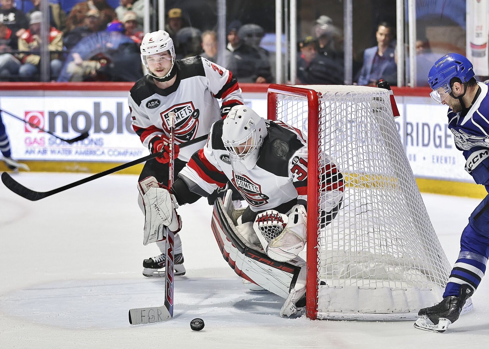 Utica Comets shut out rival Crunch 3-0 | Sports | romesentinel.com