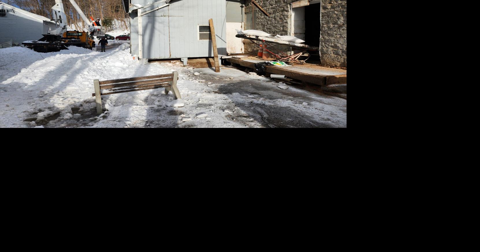 Bailey's Feed Mill roof collapse | | romesentinel.com