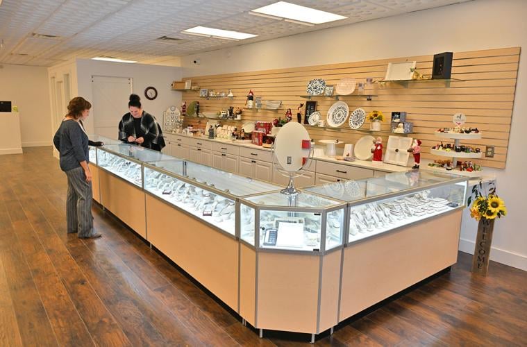 Engelbert's Jewelers opens temporary store in Rome | News ...