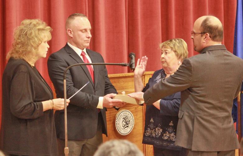 New ‘team’ sworn in at Oneida ceremony | Oneida | romesentinel.com