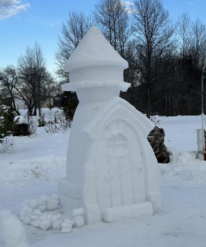 Snow sculptures at Boonville's Cobbled Stone Castle | | romesentinel.com