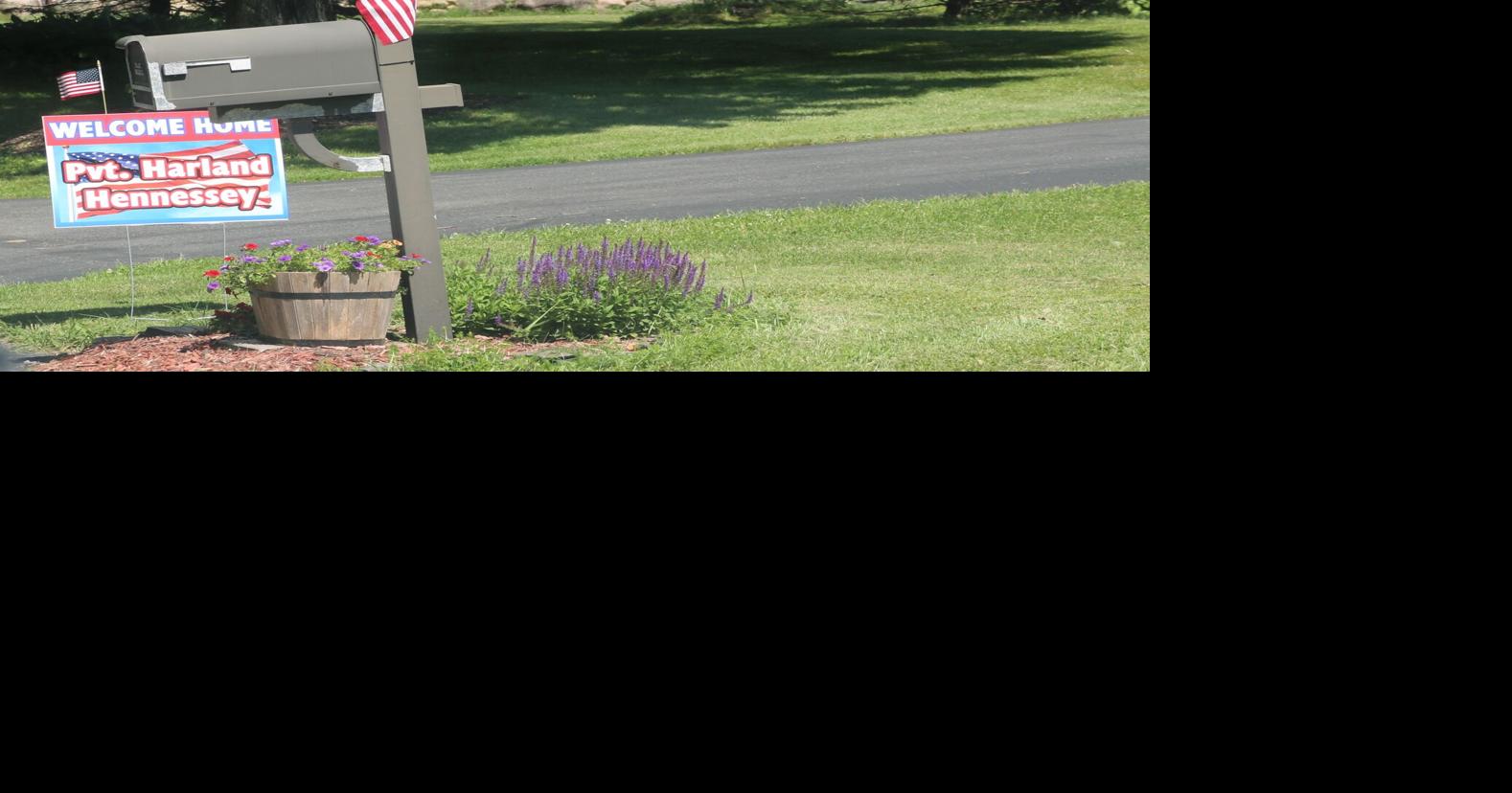 Signs welcoming home Pvt. Harland Hennessey | | romesentinel.com