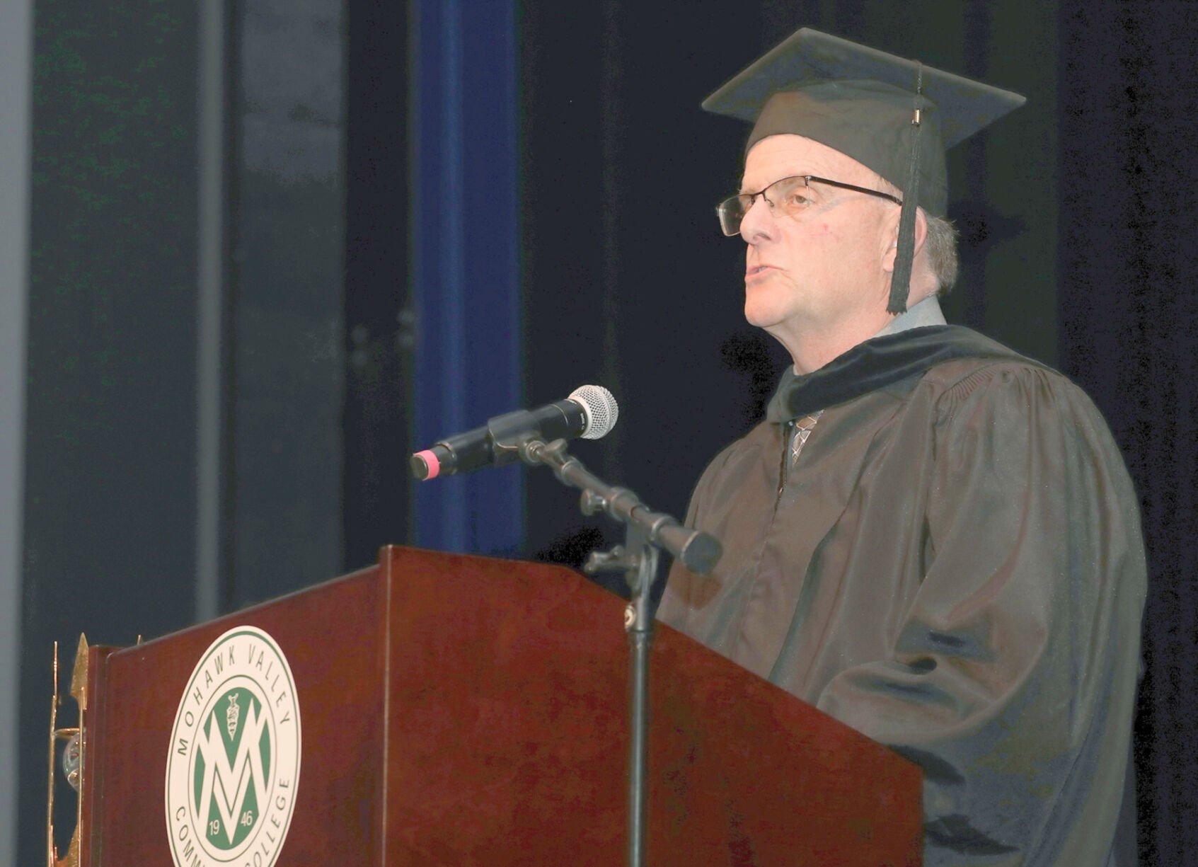 MVCC holds fall commencement at Utica campus | News | romesentinel.com