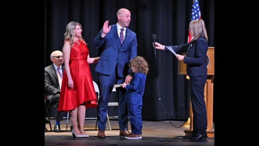 Newly sworn Mayor Jeffrey M. Lanigan promises 'unity' and 'transparency ...