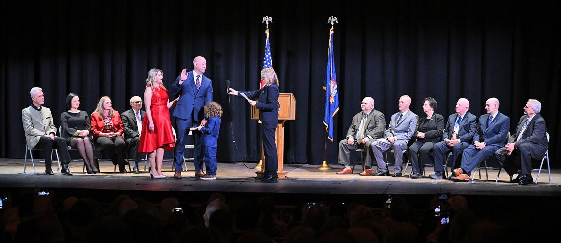 Newly sworn Mayor Jeffrey M. Lanigan promises 'unity' and 'transparency ...