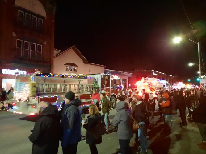 GALLERY: Oneida Parade of Lights | Photo Galleries | romesentinel.com