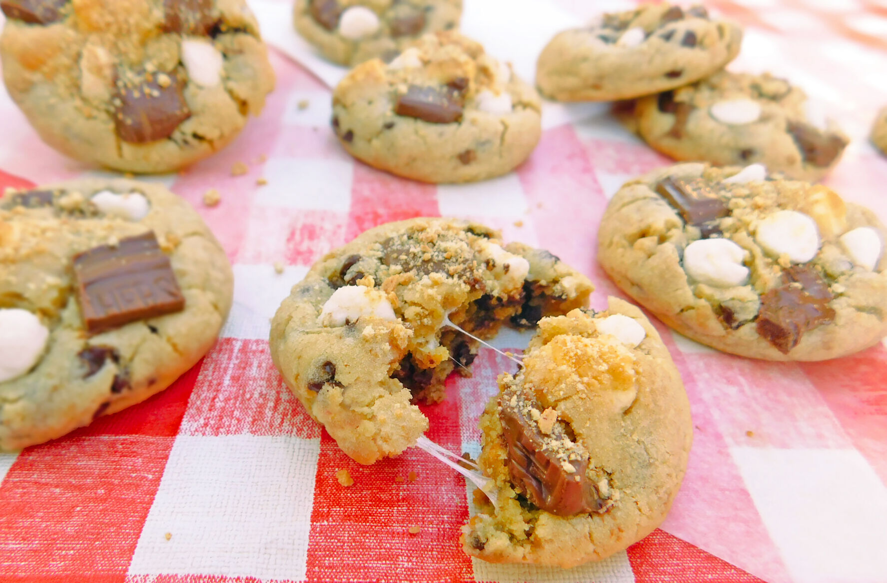 HARRIED HOUSEWIFE: Classic campfire treat transformed | Columns ...