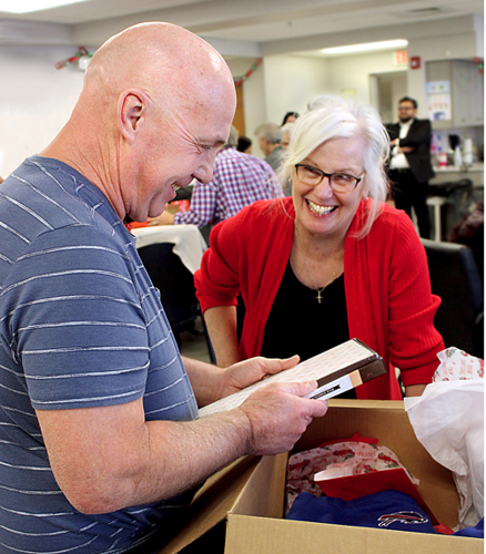 Even Grinch helps make Christmas bright at RCIL's Many Hearts Senior ...