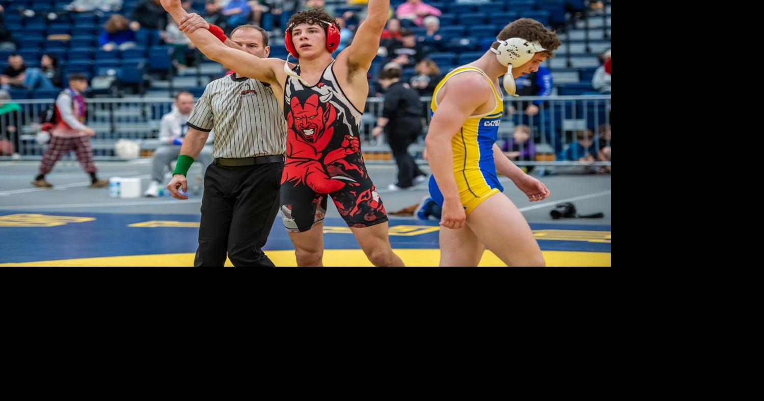 Charlie Foster of VVS wins third sectional wrestling title, one of 6 ...