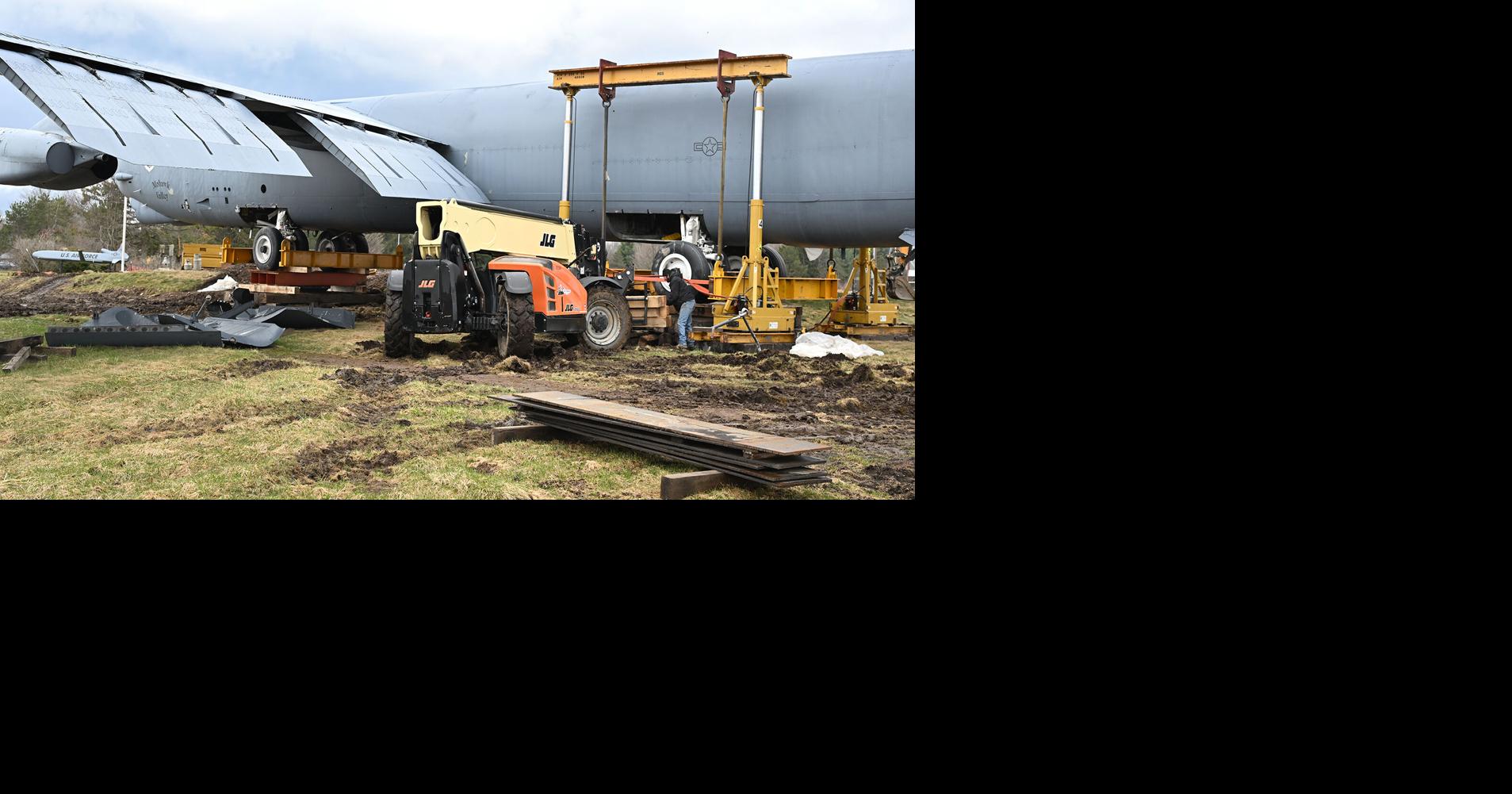 B-52 bomber wing in Rome | | romesentinel.com