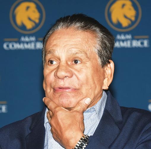 Legendary boxer Roberto Duran visits Texas A&M University-Commerce ...