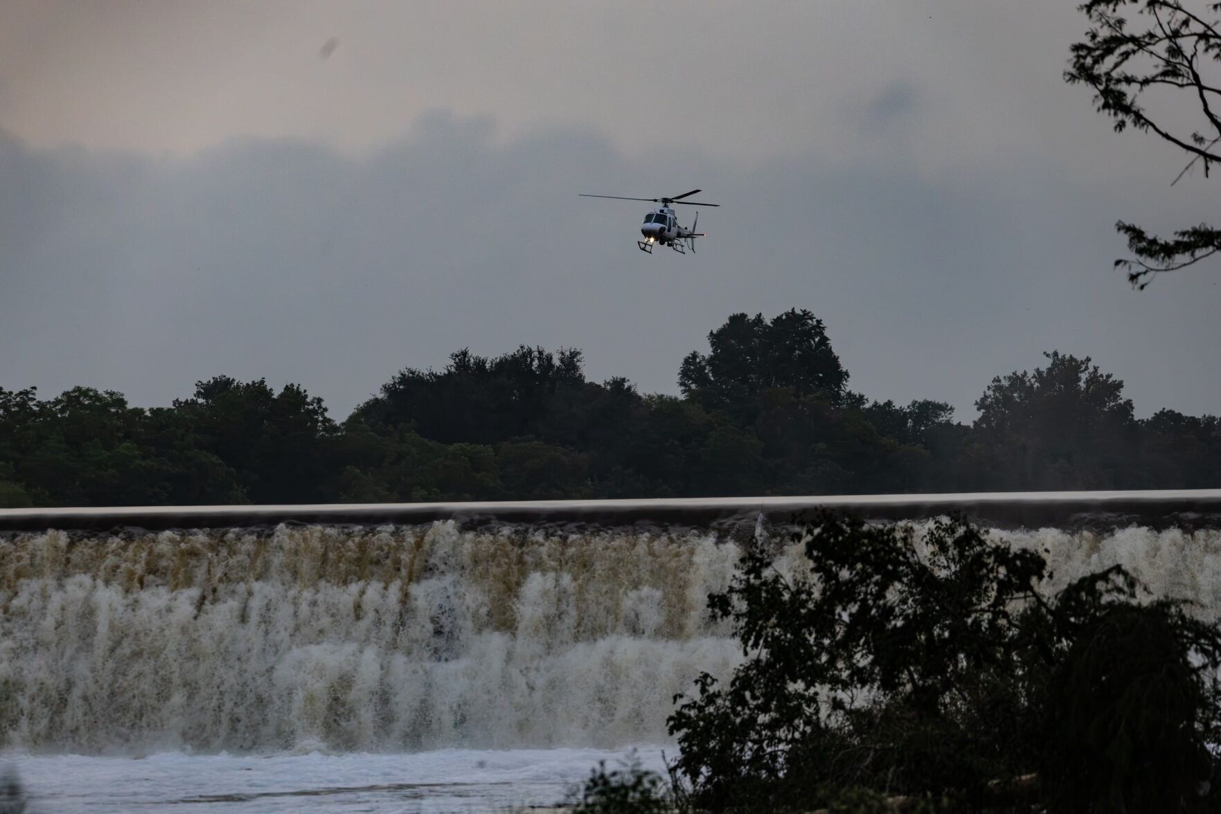 Death toll climbs to 59 as massive search continues for missing Kerr ...