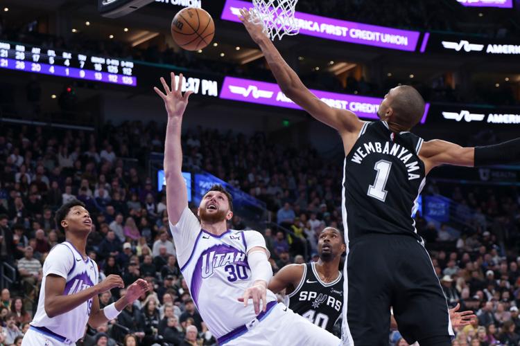 Fox scores 31 points, Wembanyama has 26 points and 13 rebounds to help ...